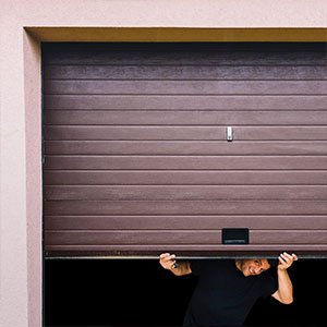 Comment motoriser et domotiser une porte de garage ? Conseils